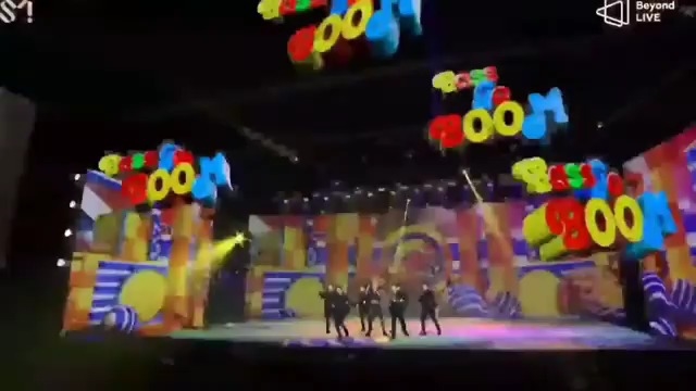 اجرای Bass go boom Lucas SuperM کنسرت آنلاین امروز [ Beyond live X ...